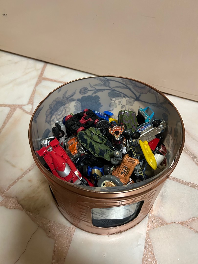 Bucket of cars, Hobbies & Toys, Toys & Games on Carousell