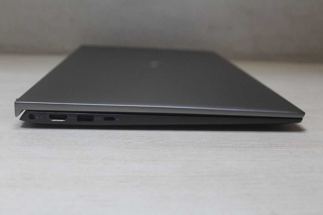 Dell vostro 5515 Ryzen 7 5700u Ram 16gb ssd 512gb Backlit keys numpad ...