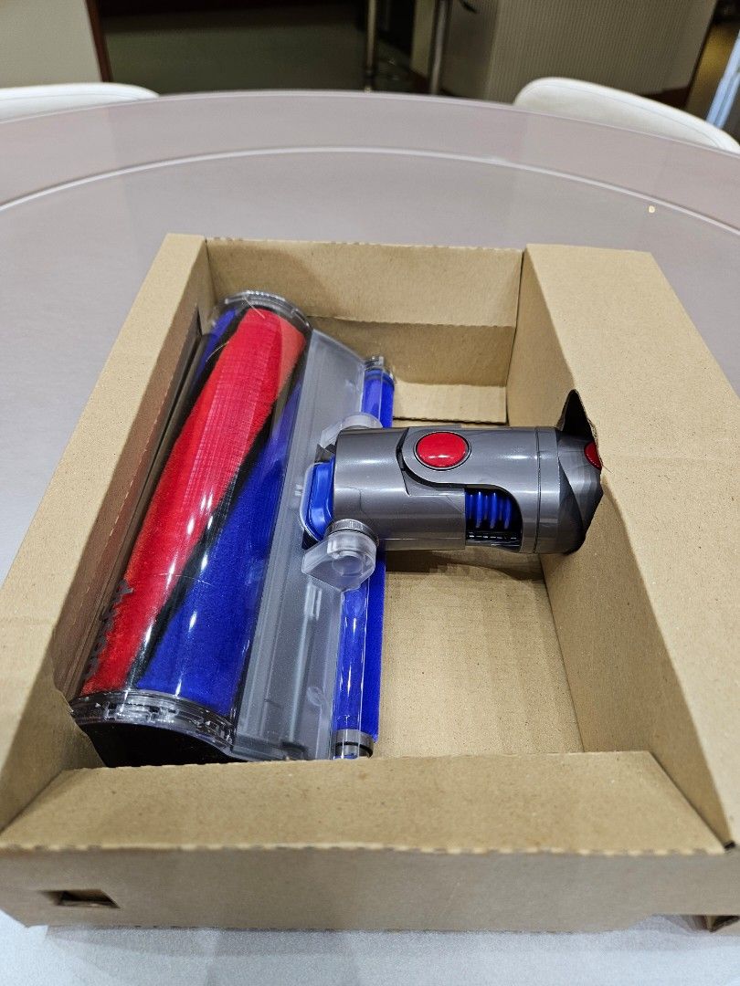 Dyson QR Soft Roller Cleanerhead Assy, TV & Home Appliances, Vacuum ...
