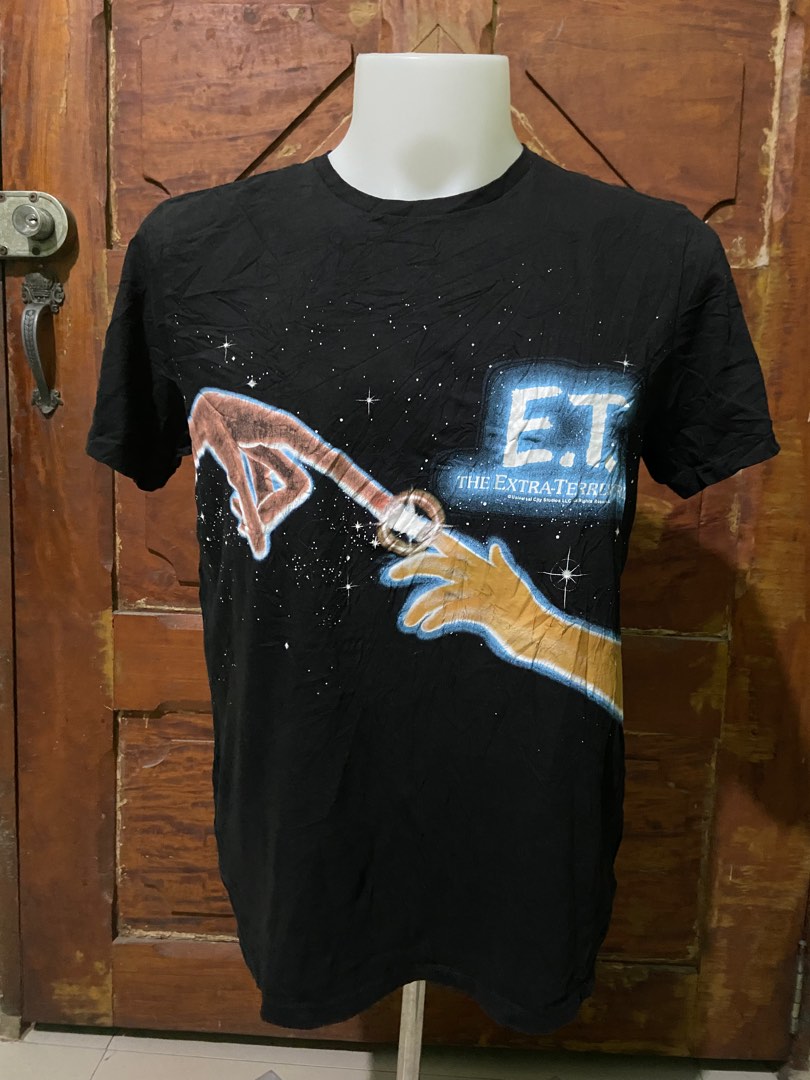 E.T. (The Extra-Terrestrial) ©Universal Studios, Men's Fashion, Tops ...