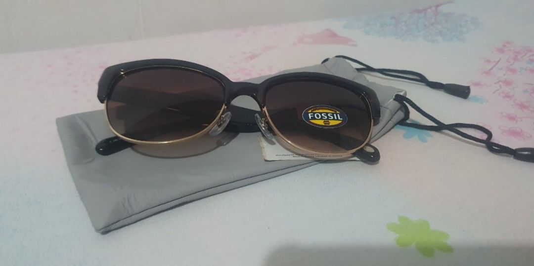 Fossil Sunglasses/Shades Authentic, Women's Fashion, Watches ...