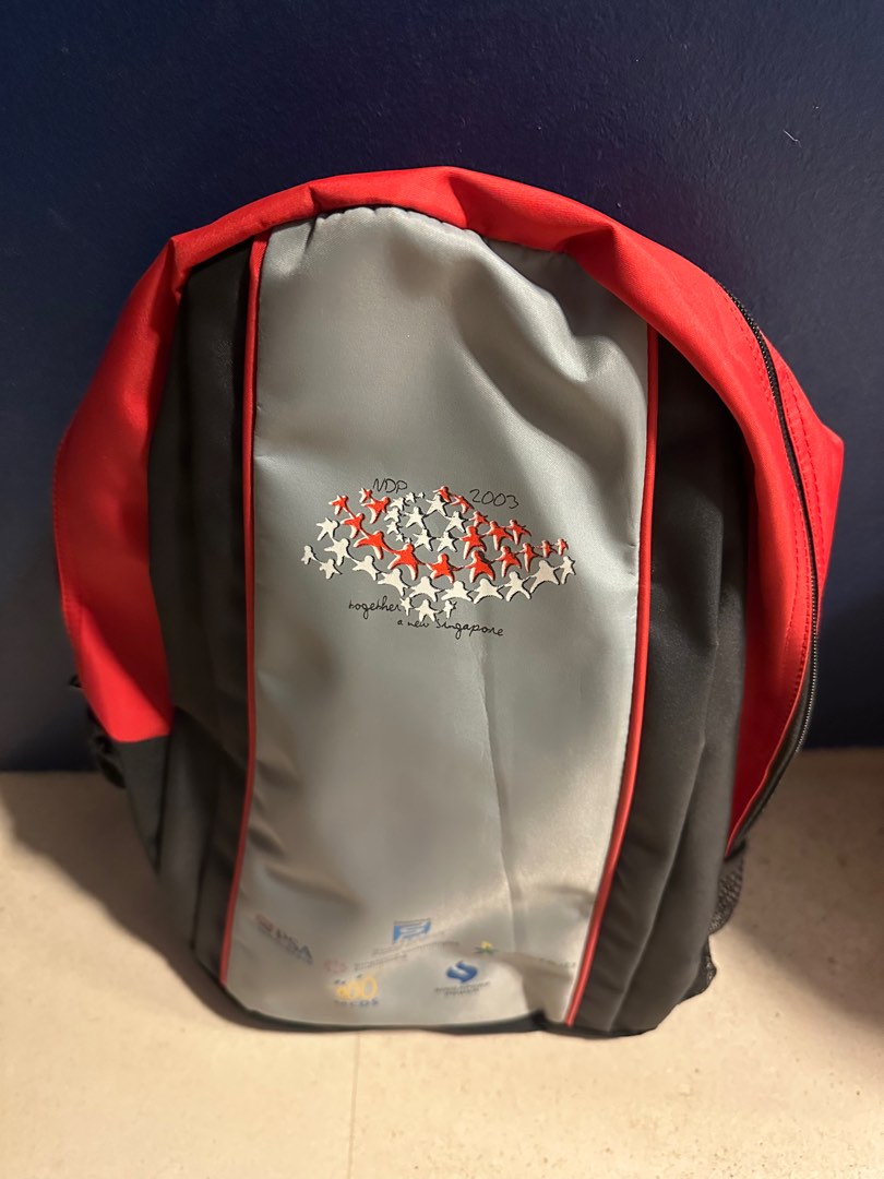 FREE 2003 National Day Parade backpack, Men's Fashion, Bags, Backpacks ...