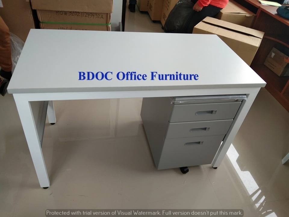 FREE STANDING TABLE/OFFICE FURNITURE/OFFICE PARTITION, Furniture & Home ...