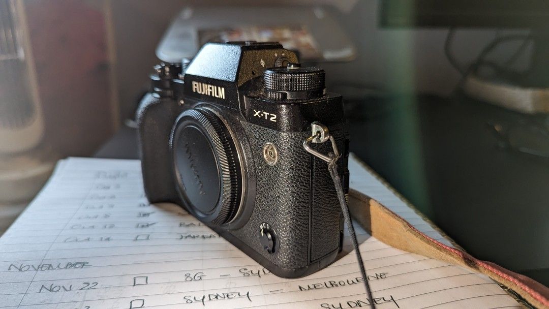 Fujifilm XT2 body + battery + charger, Photography, Cameras on Carousell
