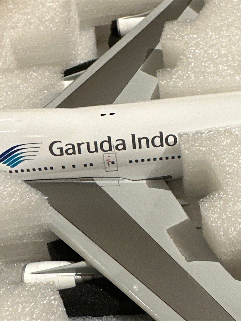 Garuda Indonesia Boeing 747-400 1:200, Hobbies & Toys, Memorabilia ...