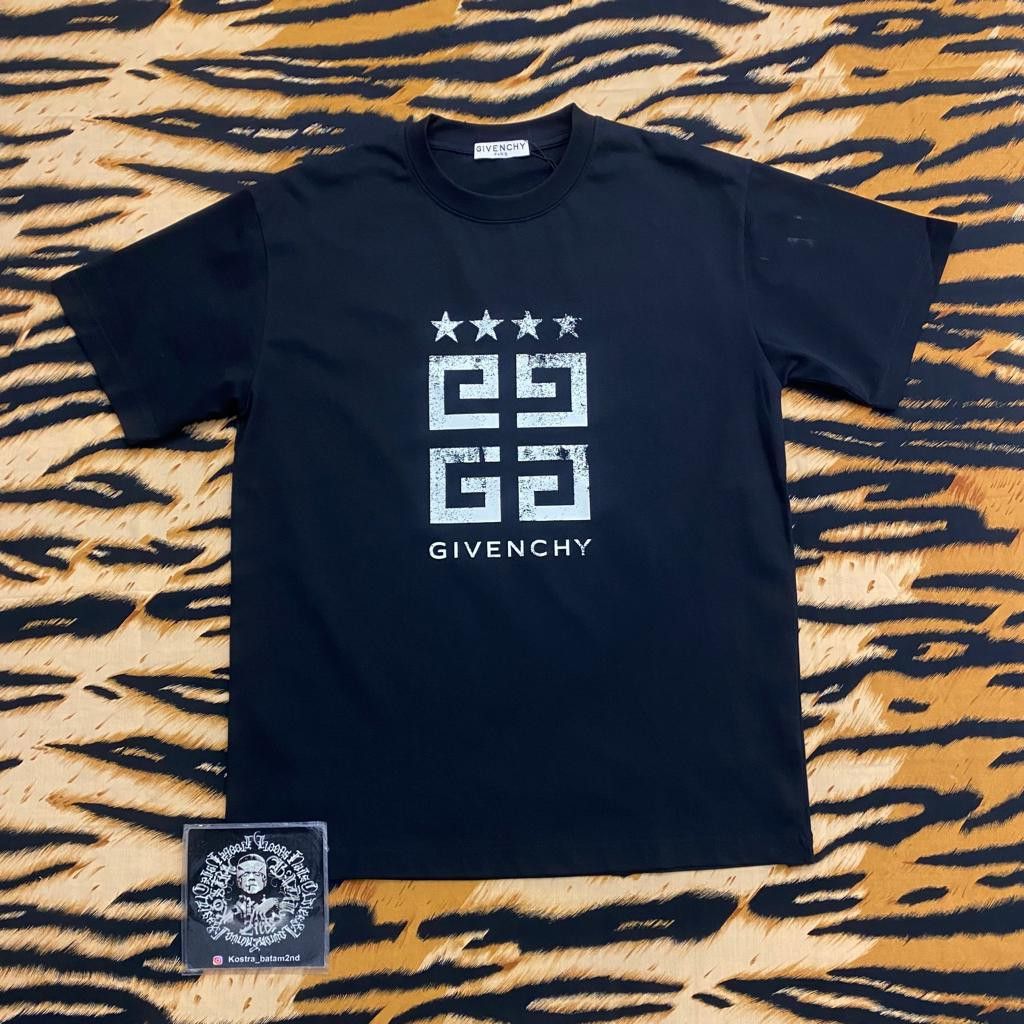 Givenchy tee, Fesyen Pria, Pakaian , Atasan di Carousell