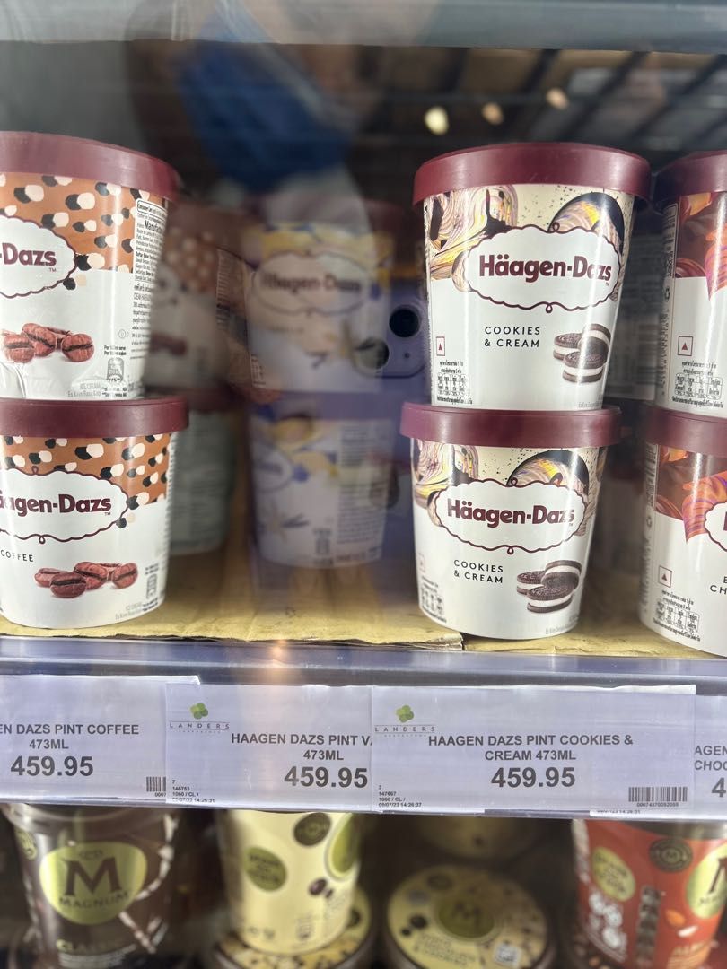 haagen dazs vanilla 437 ml pint, Food & Drinks, Chilled & Frozen Food ...