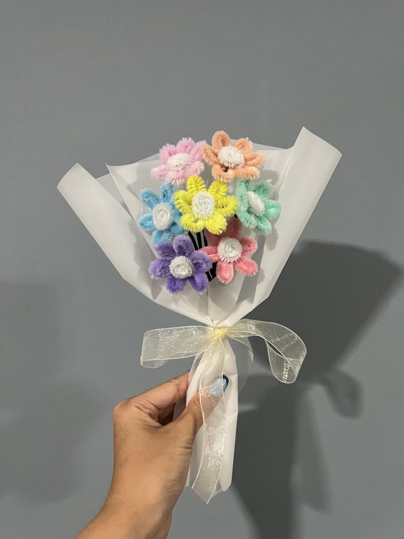 Handmade Mini Daisy Flower Bouquet, Hobbies & Toys, Stationery & Craft ...