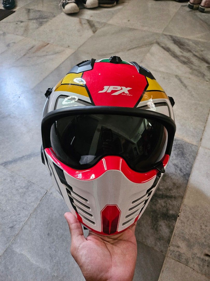 Helmet gundam fullface, Auto Accessories on Carousell