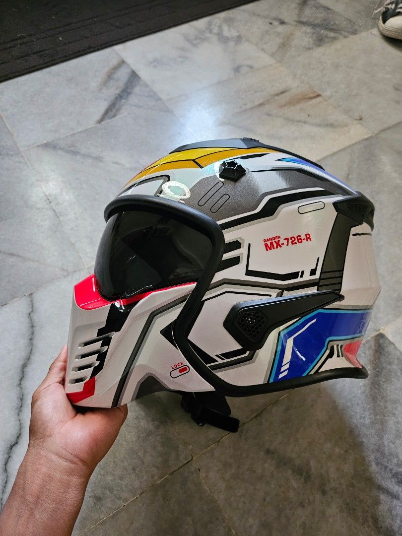 Helmet gundam fullface, Auto Accessories on Carousell
