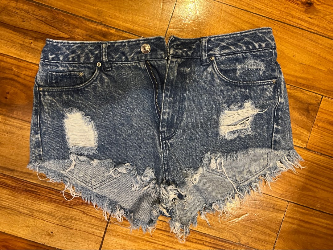 H&M super short shorts, Women's Fashion, Bottoms, Shorts on Carousell