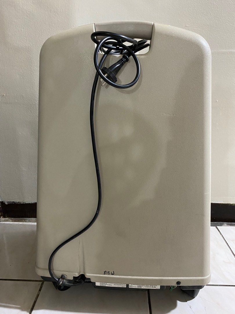 Invacare Oxygen Concentrator 10L, Health & Nutrition, Medical Supplies ...