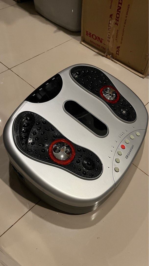 Isukoshi iStep foot massager, Health & Nutrition, Massage Devices on ...