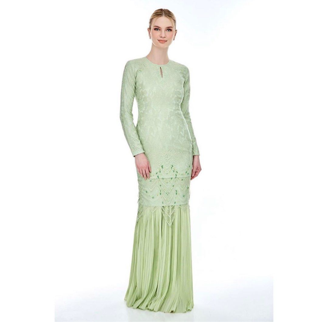 Jannahnoe Rosabell Kurung in Light Dusty Green, Women's Fashion ...
