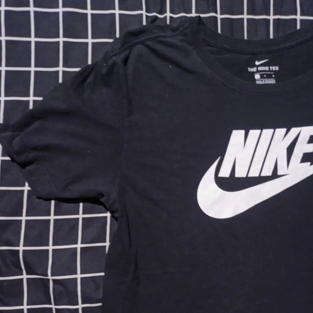Kaos nike second original, Fesyen Pria, Pakaian , Atasan di Carousell