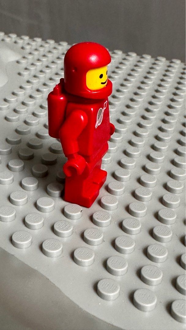 Lego classic Spaceman 6971 Red with Air Tanks Space Minifigure, Hobbies ...