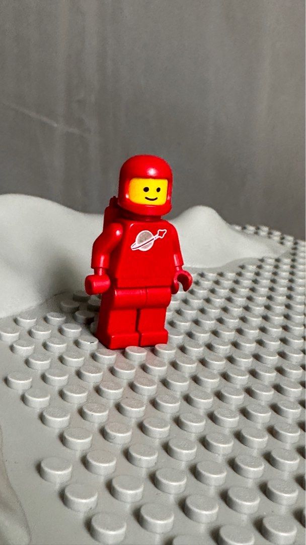 Lego classic Spaceman 6971 Red with Air Tanks Space Minifigure, Hobbies ...