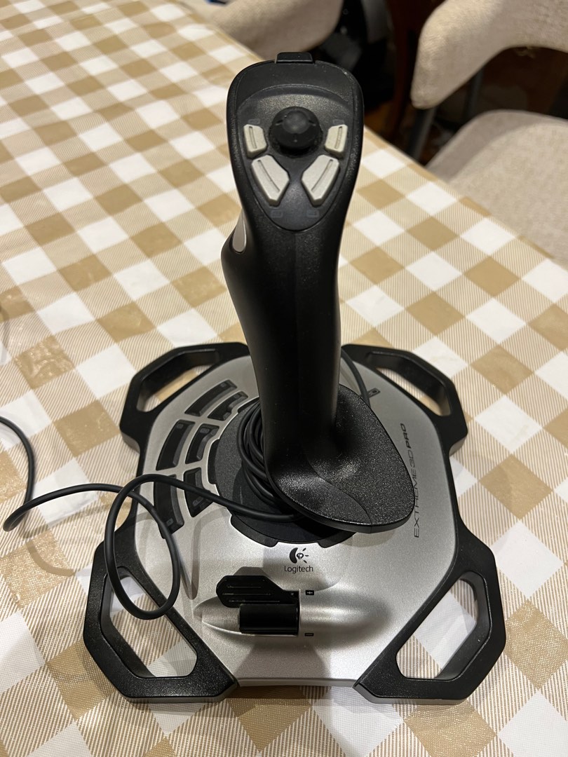 Logitech Extreme 3D Pro Joystick, 電子遊戲, 遊戲機配件, 手掣 - Carousell