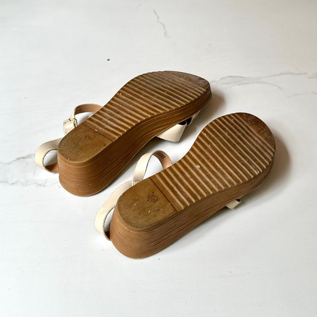Mendrez Wedge Sandals, Women's Fashion, Footwear, Wedges on Carousell