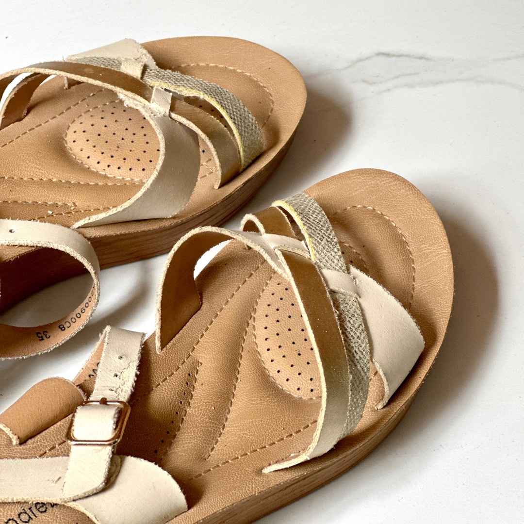 Mendrez Wedge Sandals, Women's Fashion, Footwear, Wedges on Carousell