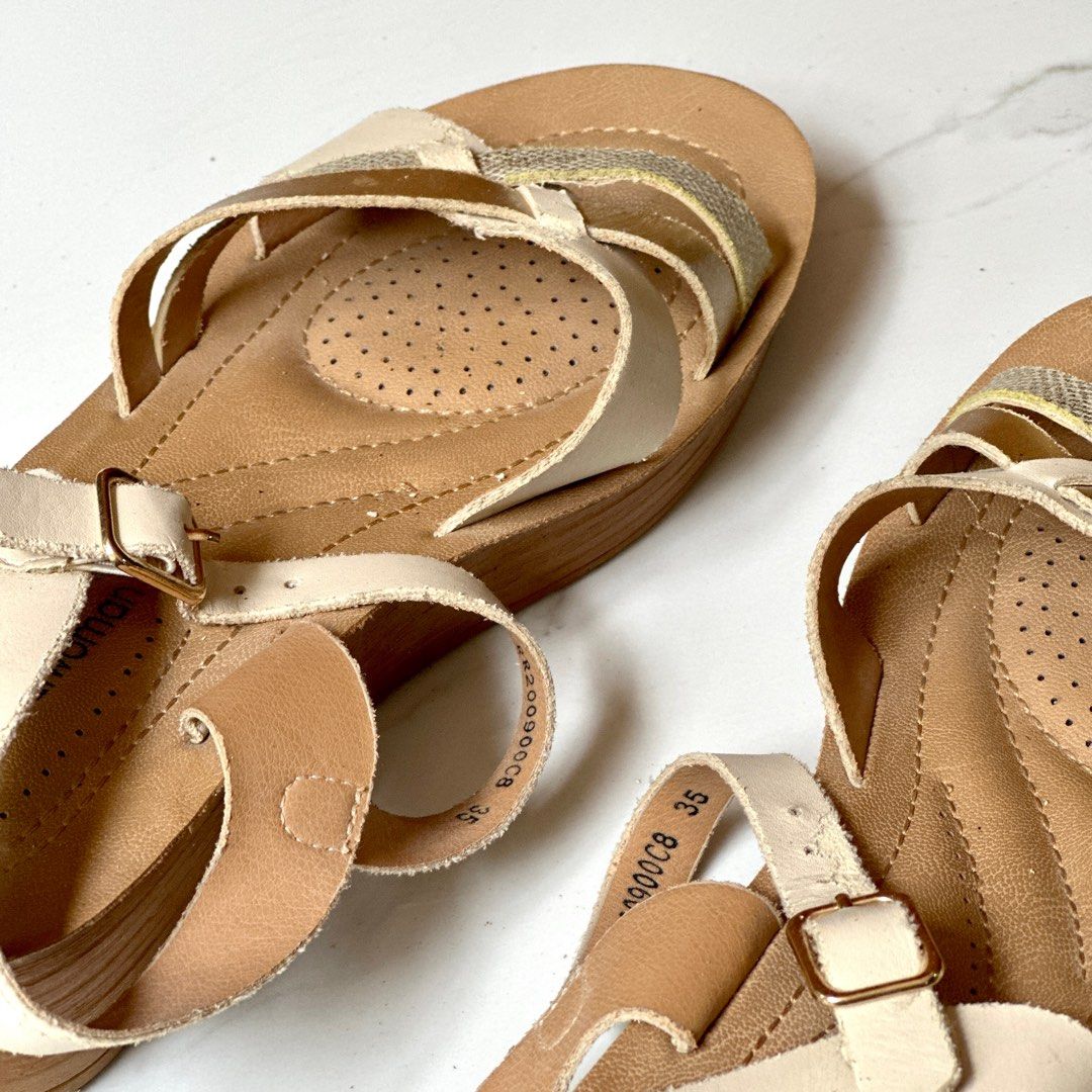 Mendrez Wedge Sandals, Women's Fashion, Footwear, Wedges on Carousell