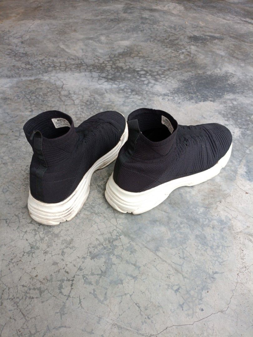 Metrix Shoes, Men's Fashion, Footwear, Sneakers on Carousell