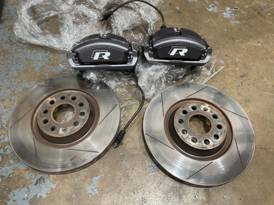 Mk7 Golf R Calipers and Brake Disc, Car Accessories, Accessories on ...