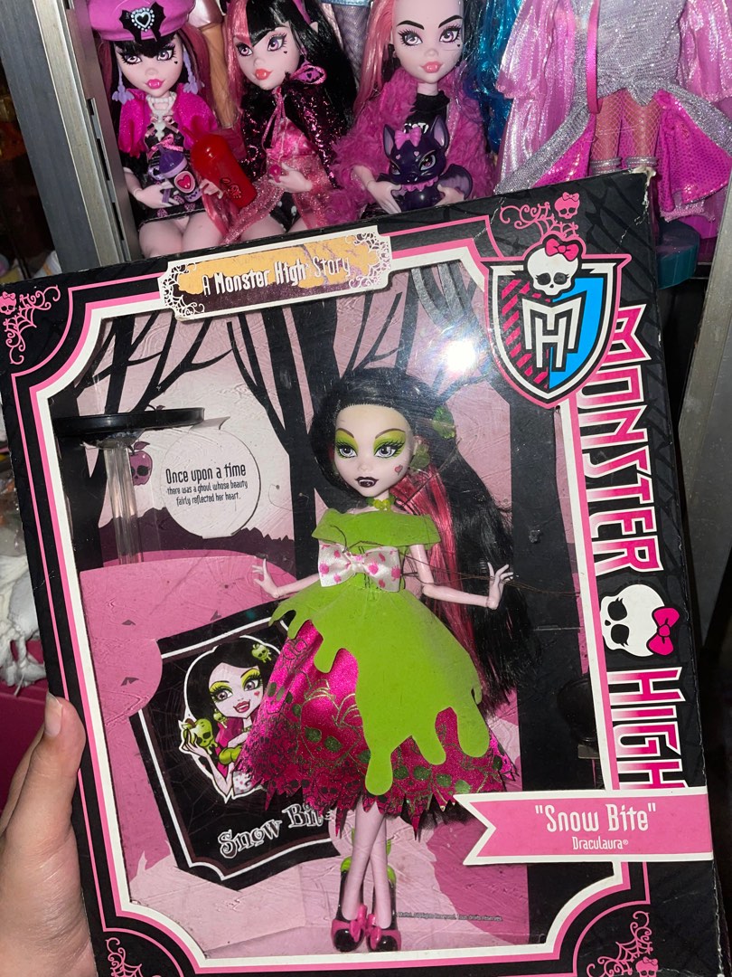 Monster high doll “snow bite” Draculaura For sale or For trade ‼️ ...