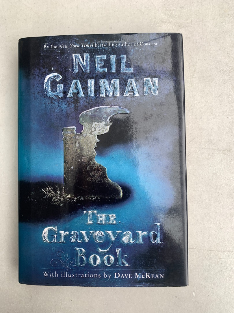 [NC-2-60] Neil Gaiman - The Graveyard Book, Hobbies & Toys, Books ...