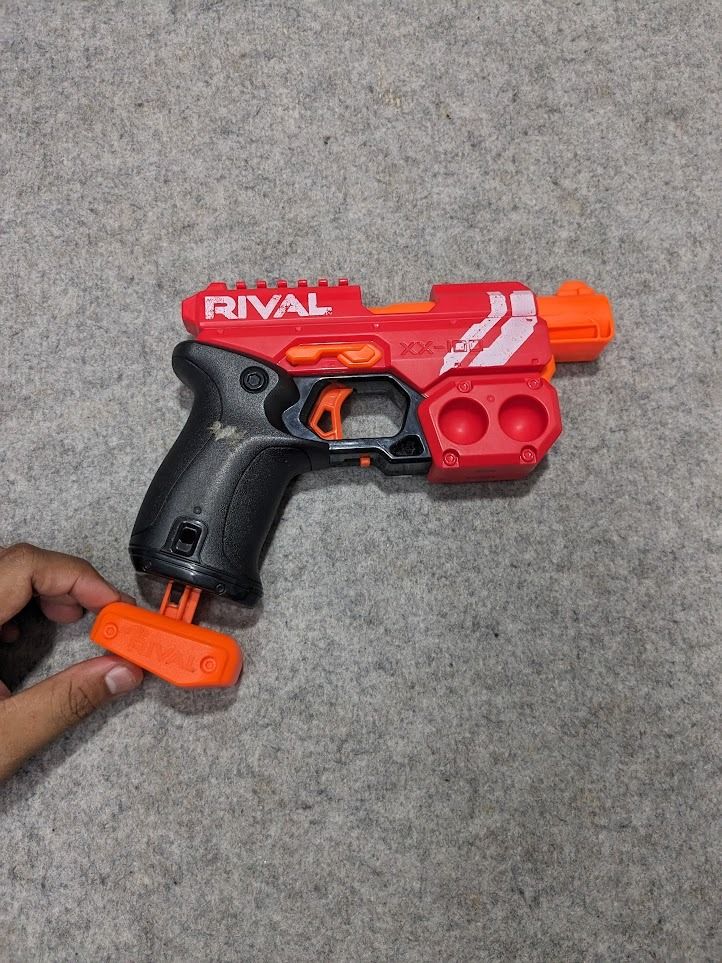 NERF Rival Knockout XX-100 Blaster Round Storage 90 FPS Velocity ...