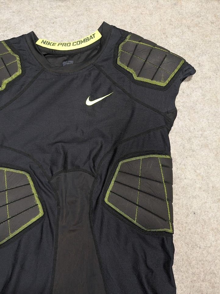 NIKE PRO COMBAT Hyperstrong Men's 4-Pad Top Compression Foorball Size ...