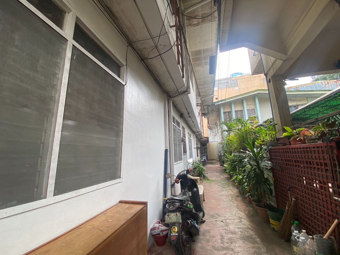 OLD APARTMENT HOUSE AND LOT FOR SALE IN BRGY. PINYAHAN QUEZON CITY ...