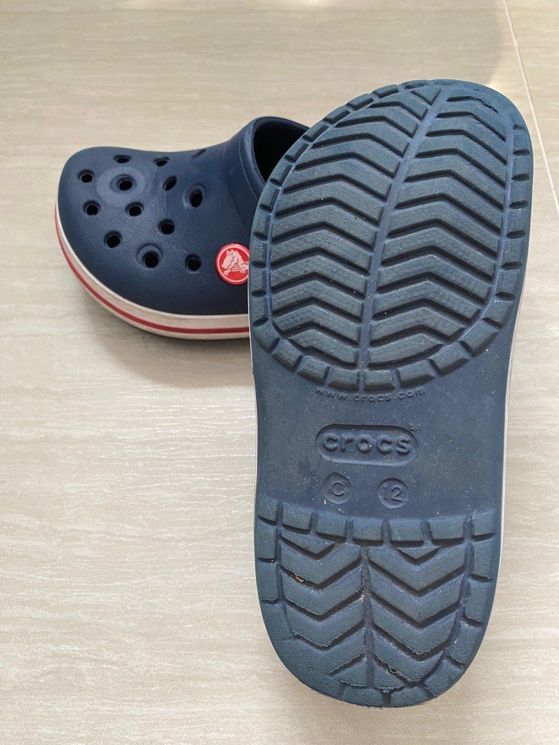 Original crocs navy, Babies & Kids, Babies & Kids Fashion on Carousell