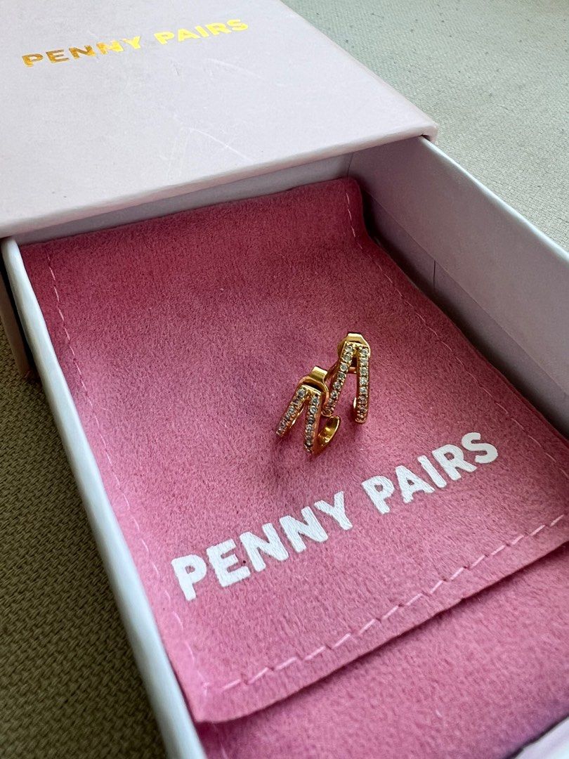 RARE Penny Pairs Wishbone Pave Studs, Women's Fashion, Jewelry ...