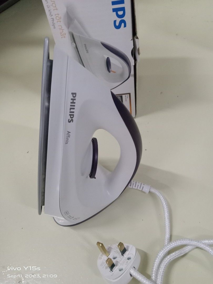 Philips Iron, TV & Home Appliances, Irons & Steamers on Carousell