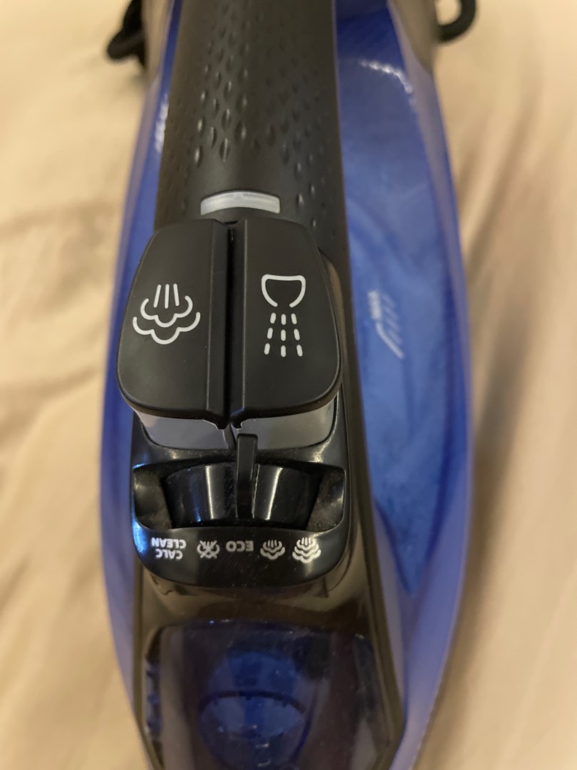 Philips iron, Furniture & Home Living, Cleaning & Homecare Supplies ...