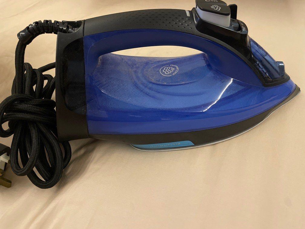 Philips iron, Furniture & Home Living, Cleaning & Homecare Supplies ...