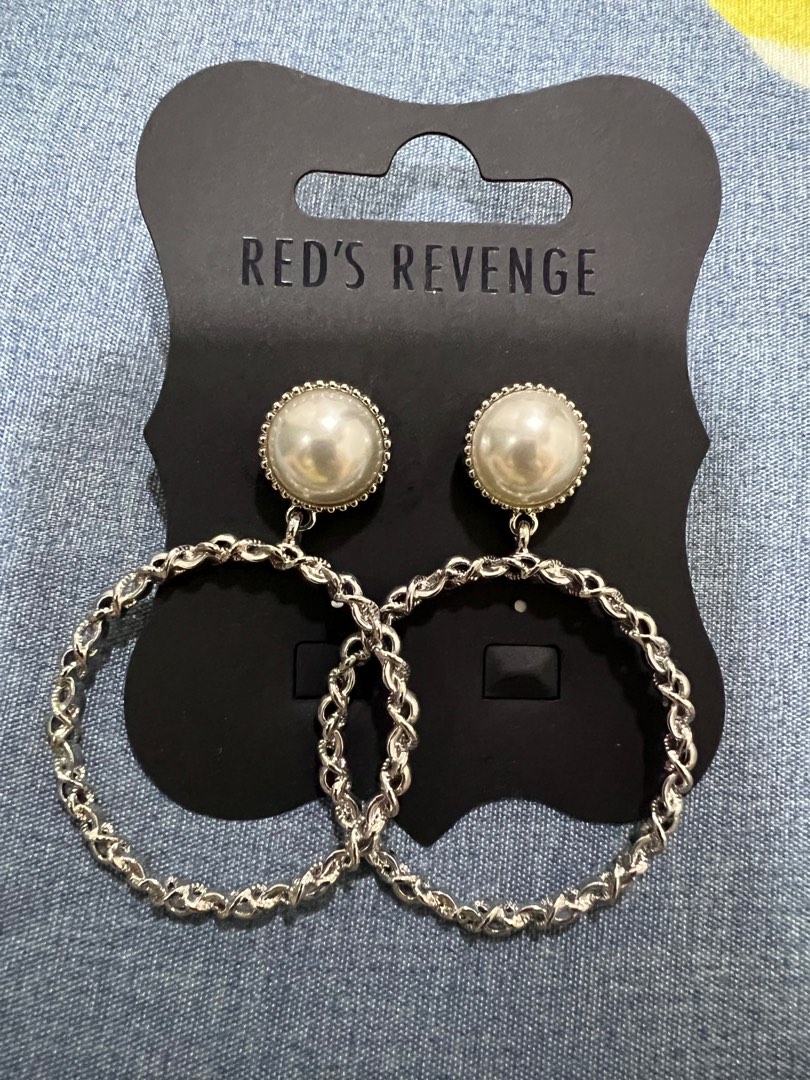 Red Revenge Round Pearl, Women's Fashion, Jewelry & Organisers ...