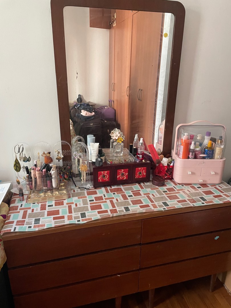 Relocation sale- dressing table with 6 drawers, Furniture & Home Living ...