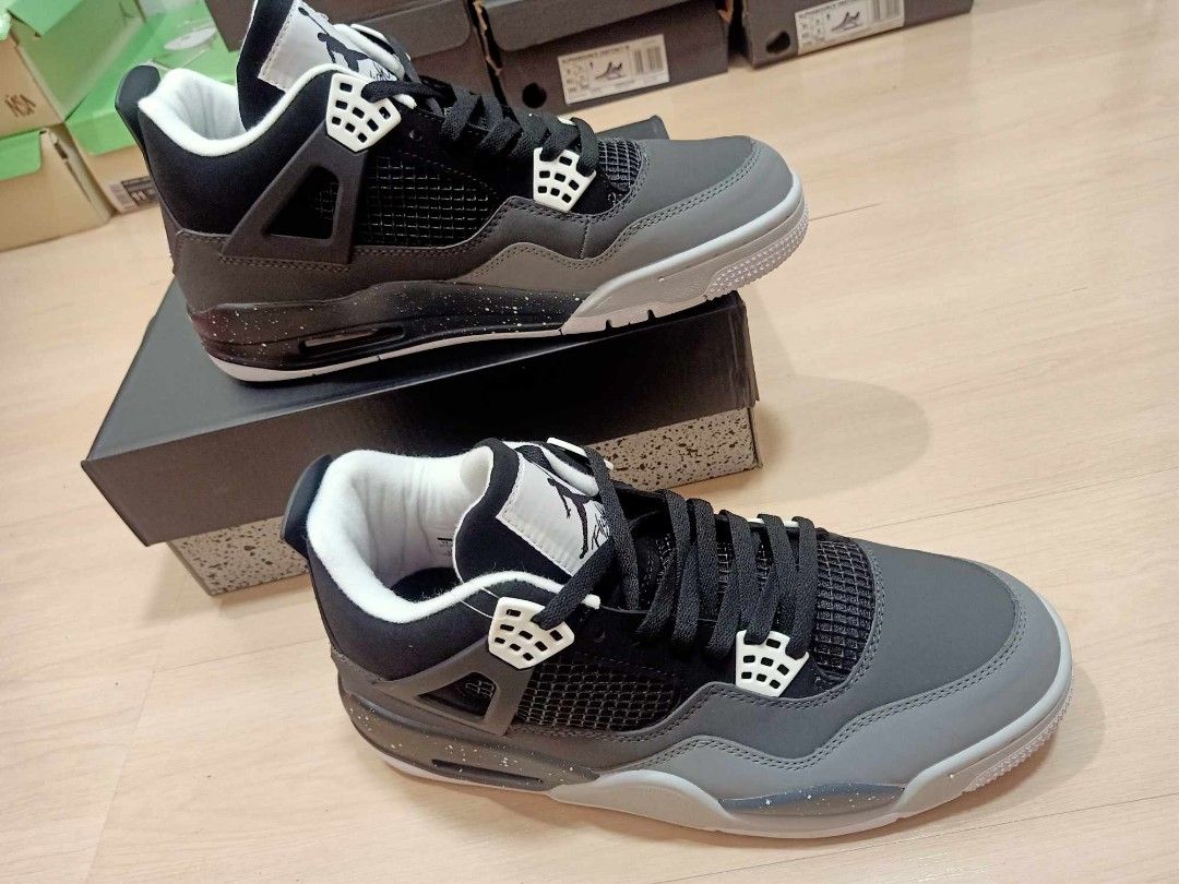 Retro fear pack J4 hoeas, Men's Fashion, Footwear, Sneakers on Carousell