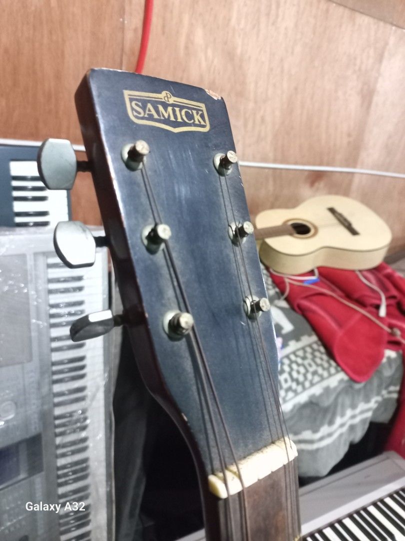 Samick Acoustic Guitar, Hobbies & Toys, Music & Media, Musical Instruments on Carousell