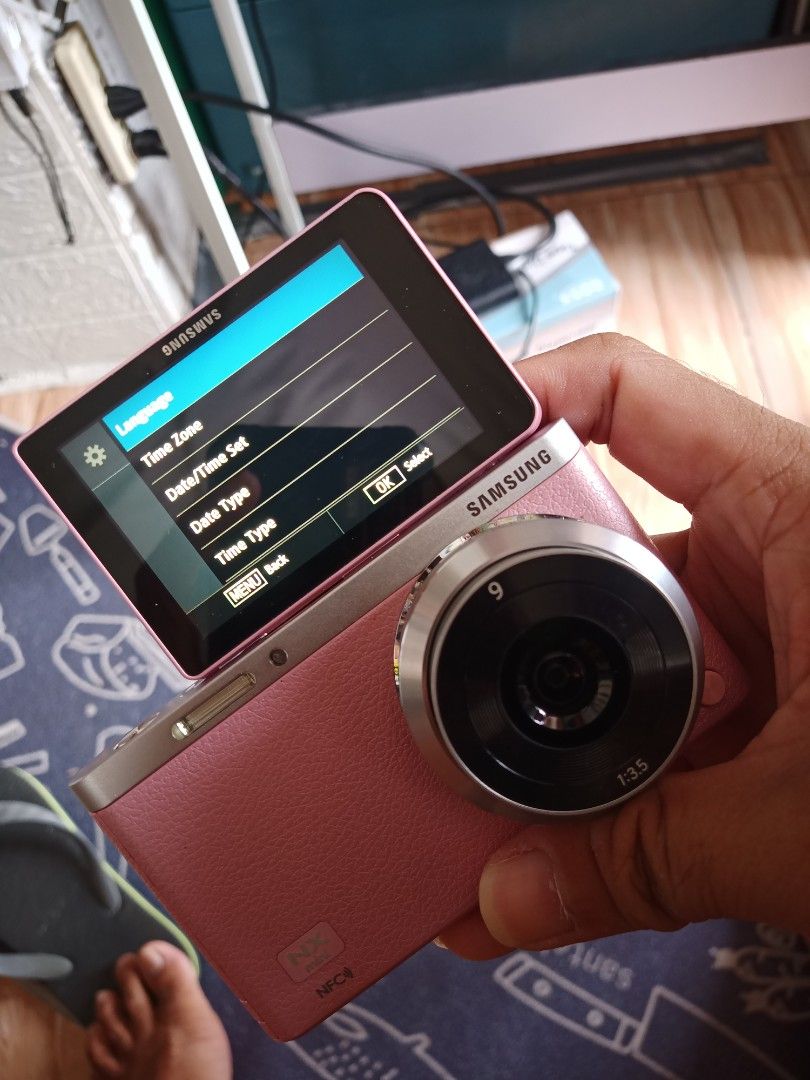 Samsung Nx mini vlogging camera, Announcements on Carousell