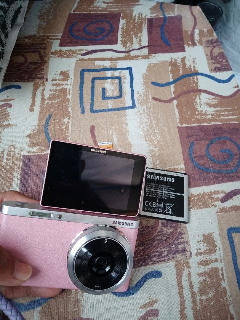 Samsung Nx mini vlogging camera, Announcements on Carousell