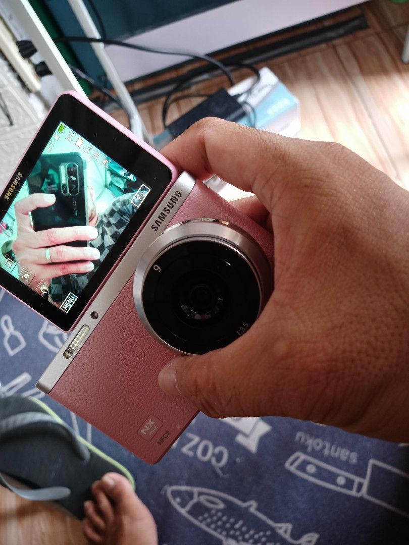 Samsung Nx mini vlogging camera, Announcements on Carousell