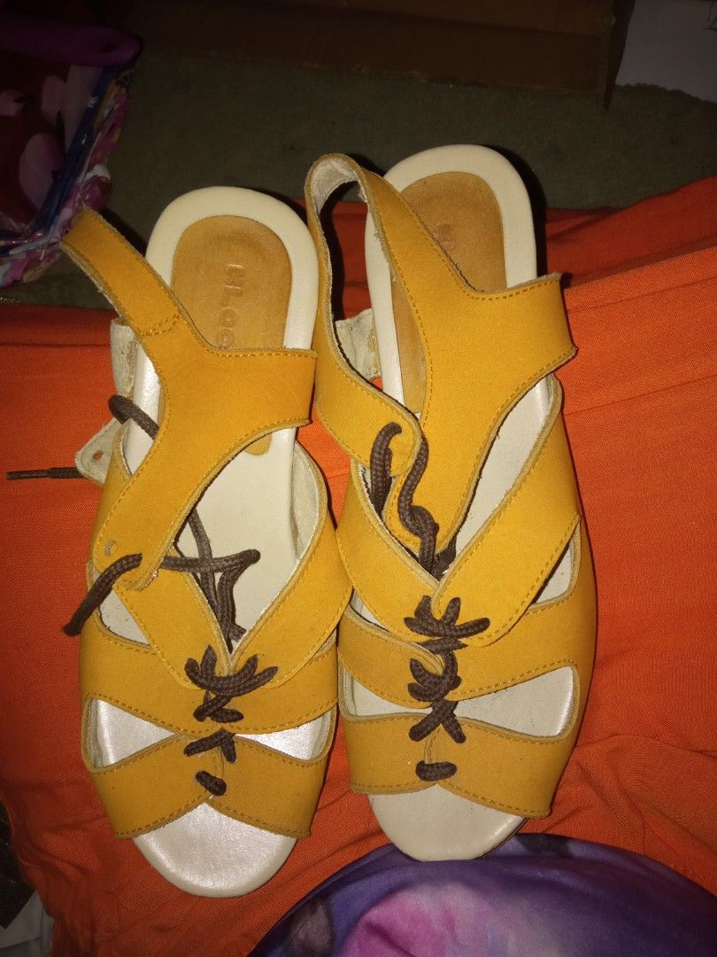 Ukuran 42 SEPATU KULIT KLOOM BRAND LOKAL ala belanda, Fesyen Wanita ...