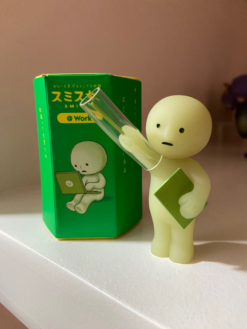 Smiski Presenting (Work Series), Hobbies & Toys, Toys & Games on Carousell