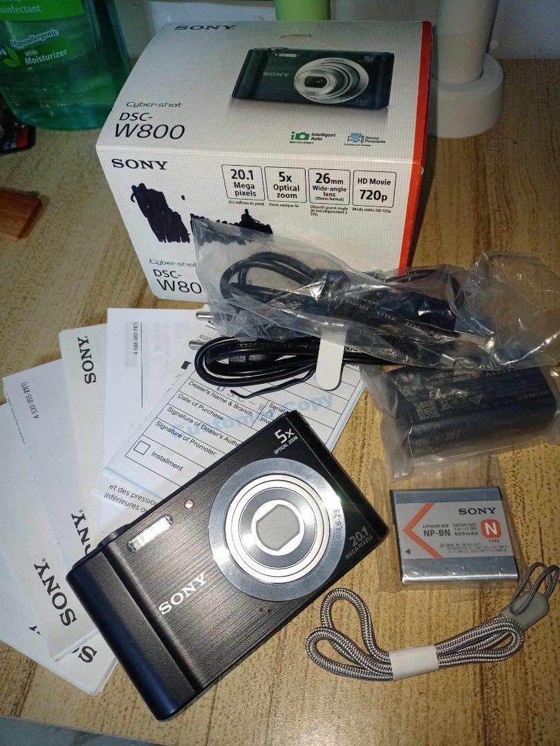 Sony cybershot dsc -w800, Photography, Cameras on Carousell