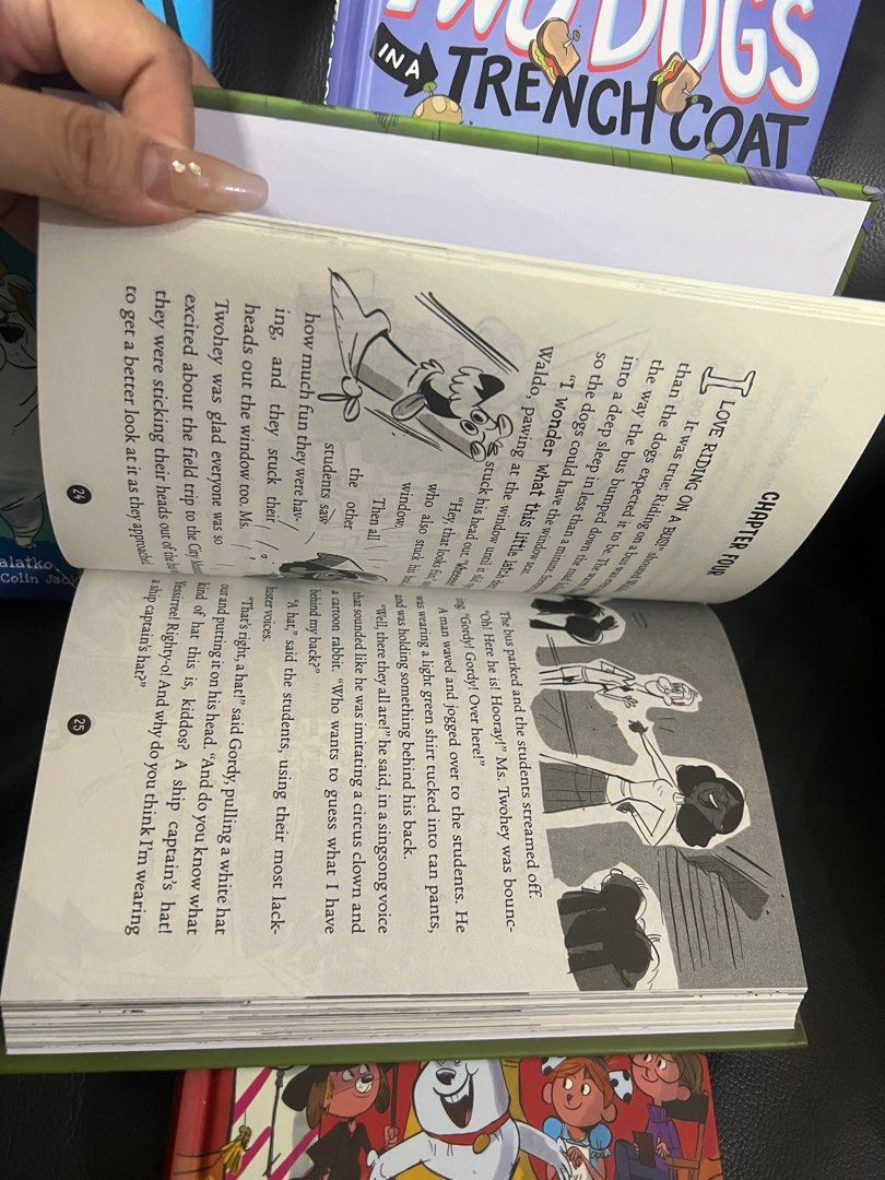 【現貨】全新Two Dogs in a Trench Coat 硬皮4本 適合8-12歲, 興趣及遊戲, 書本 & 文具, 小朋友書 ...