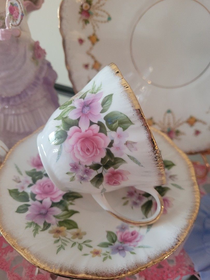 Vintage Queens fine bone china duo, Hobbies & Toys, Memorabilia ...