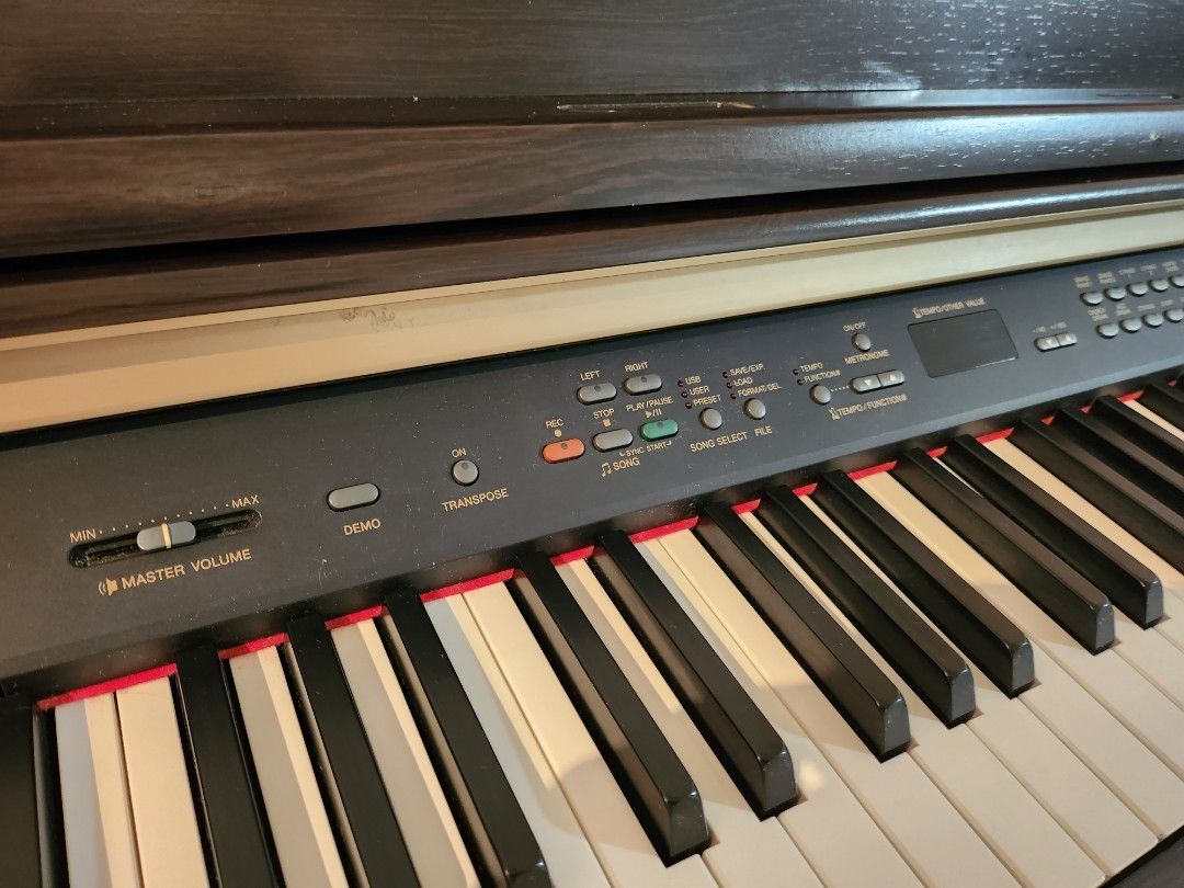 Yamaha Clavinova CLP-240 digital piano with bench, Hobbies & Toys ...